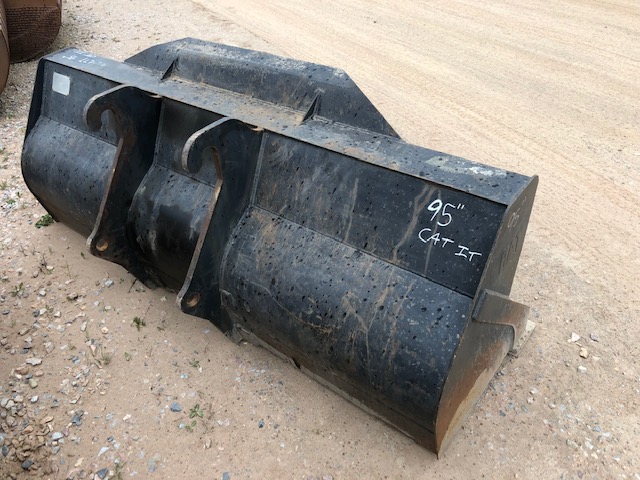 95 Inch CAT IT Coupler Bkt 1