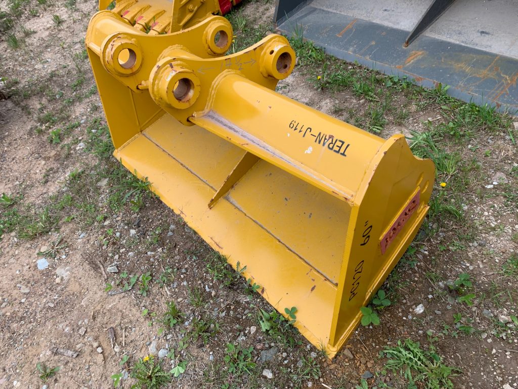 Unused 60" Komatsu PC 120 Excavator Clean Up Bucket.
