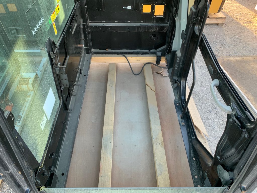 CATERPILLAR Excavator Cab