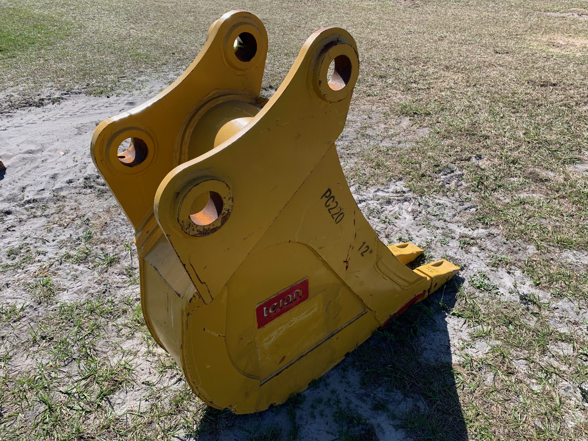 Unused 12" Komatsu PC200/210/220 Narrow Excavator Bucket